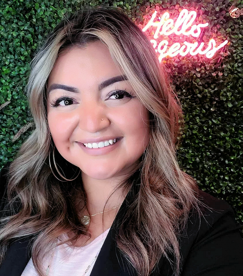 ABOUT ME – Glitz & Glam by Angie – Hair Stylist